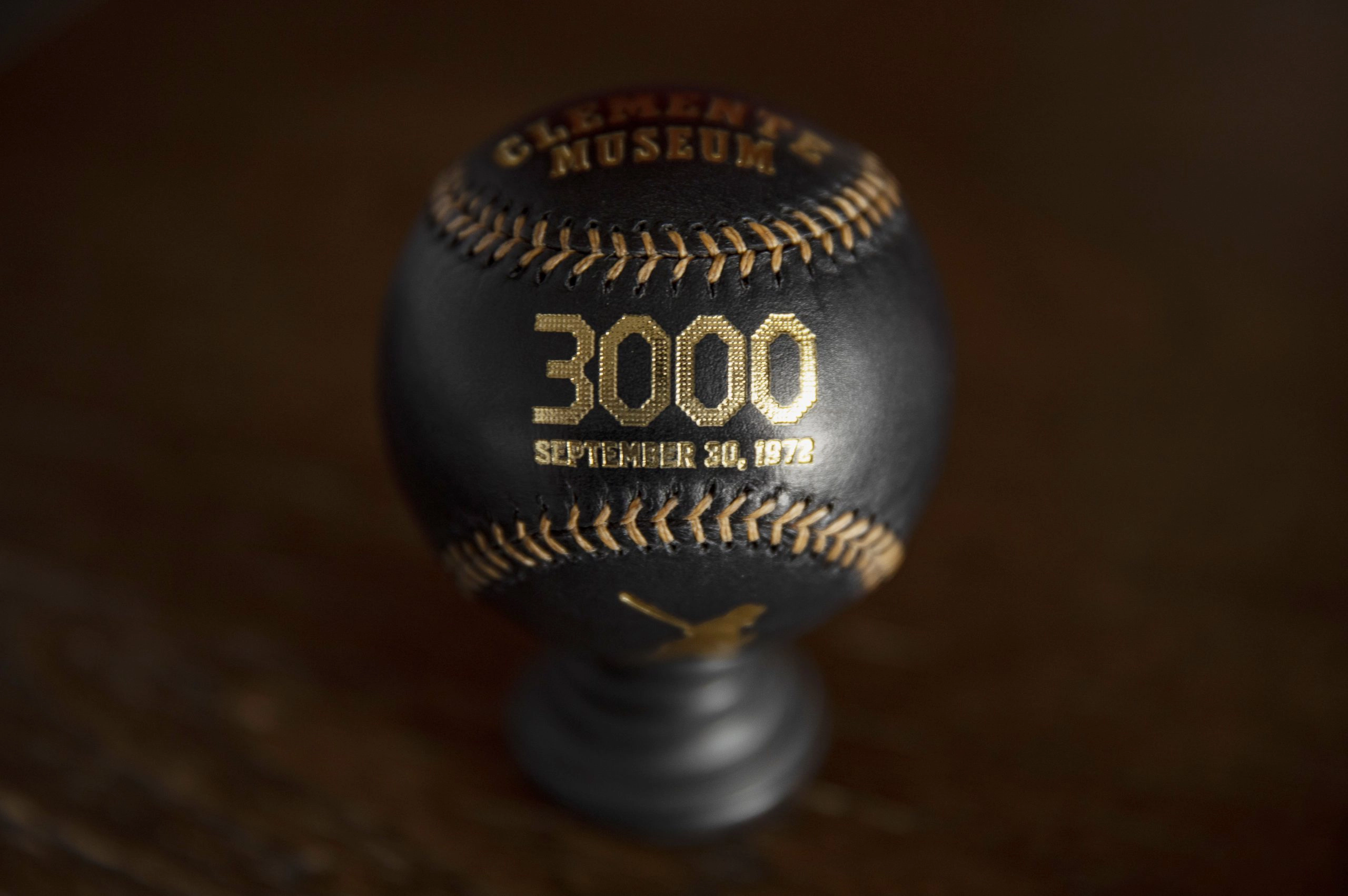 Limited Edition Full Gold Emboss 3,000th Hit Baseball - Clemente Museum